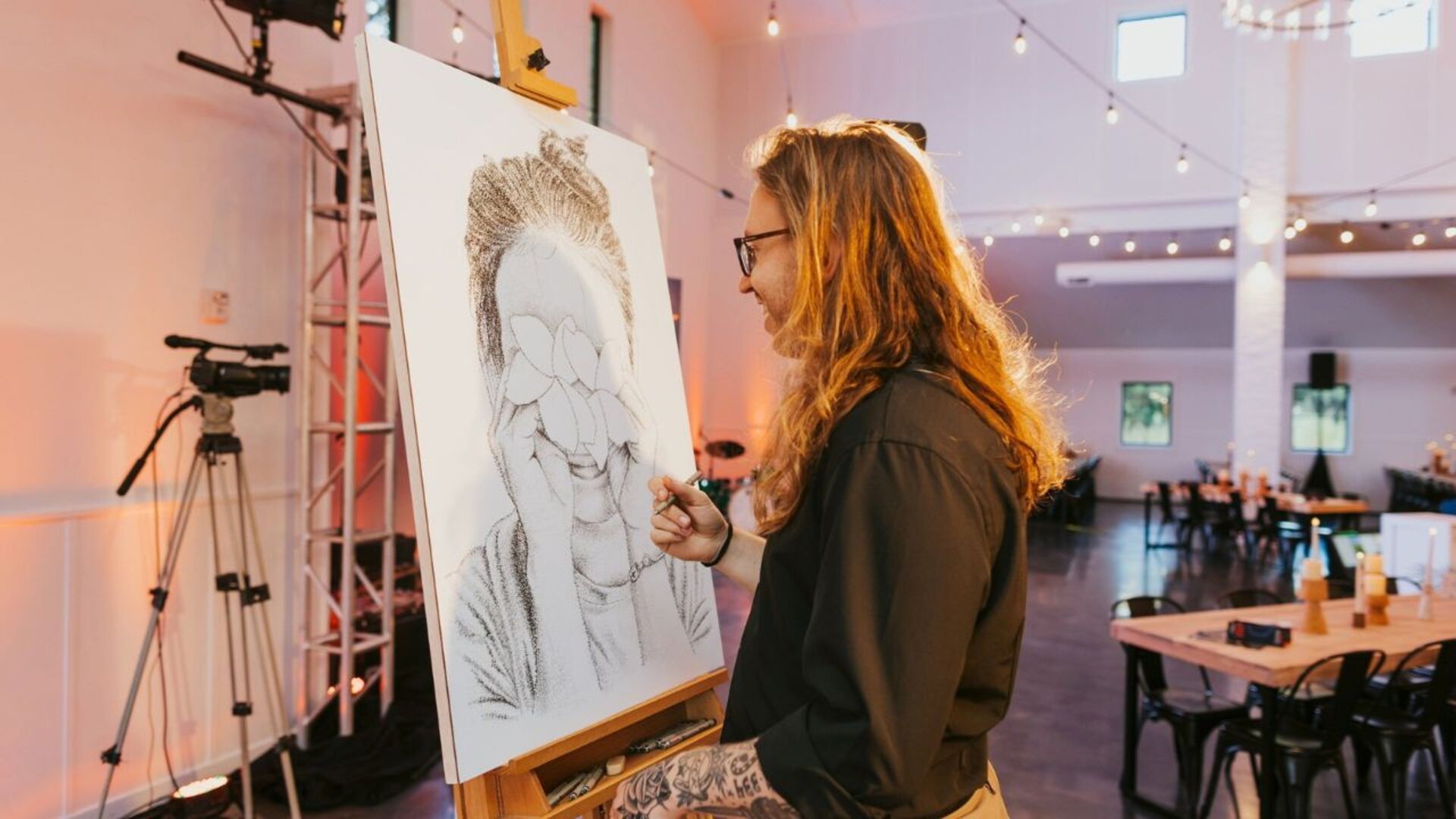 Artist Draws Portraits by Writing Words Over 10,000 Times | Jukin Licensing