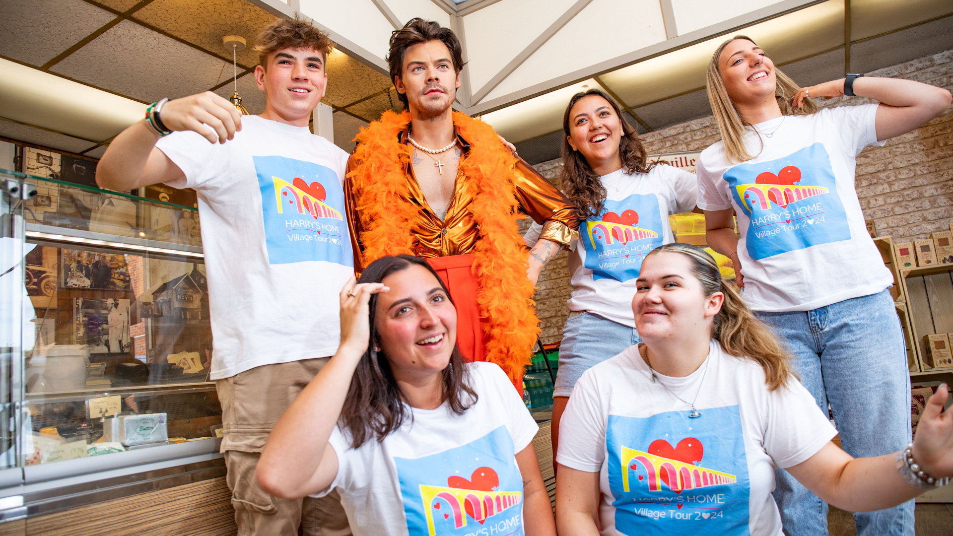 Bakery Unveils Popular English Singer's Wax Statue | Jukin Licensing