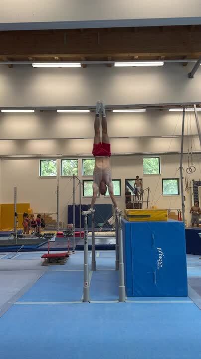 Guy Falls Awkwardly While Trying New Skill on Parallel Bars | Jukin ...