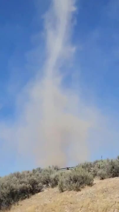 Person Captures Three Dust Devils Together in Ritzville, USA | Jukin ...