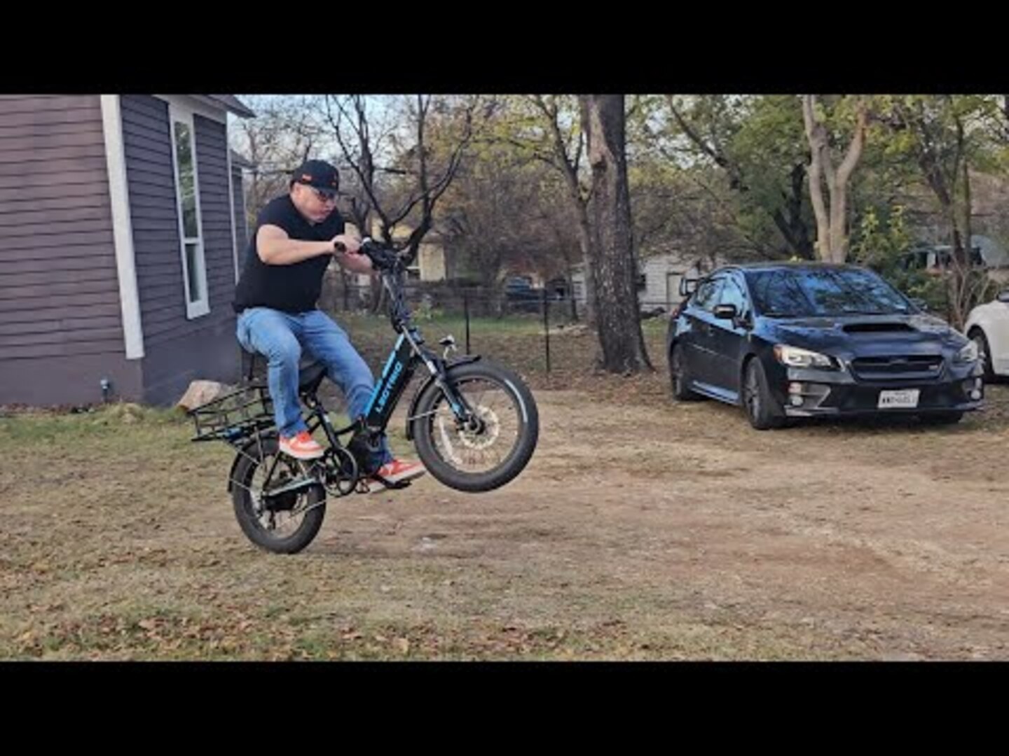 Man Falls Off Float | Jukin Licensing