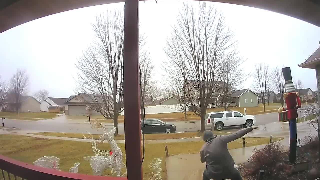 People Slip and Fall on Icy Road in Minnesota, USA | Jukin Licensing