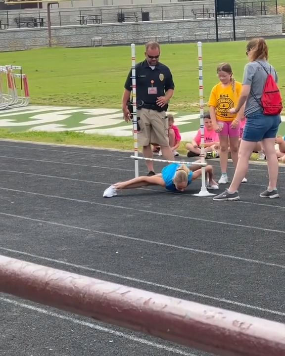 Girl Showcases Incredible Flexibility by Crossing Low Limbo Bar | Jukin ...