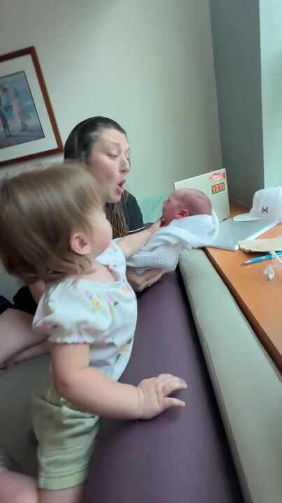 Jealous Kid Smacks Toddler After Seeing Mother Hold Another Baby ...