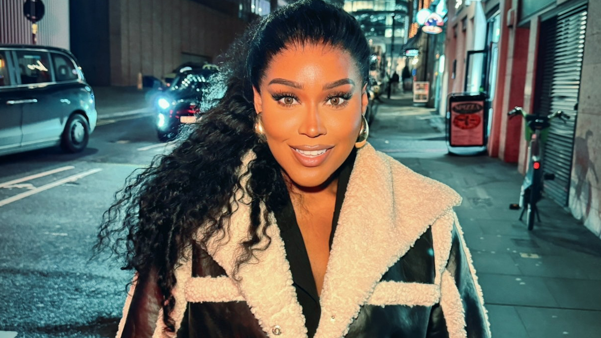 Woman Films Stranger Following Her to Scare Him Off | Jukin Licensing