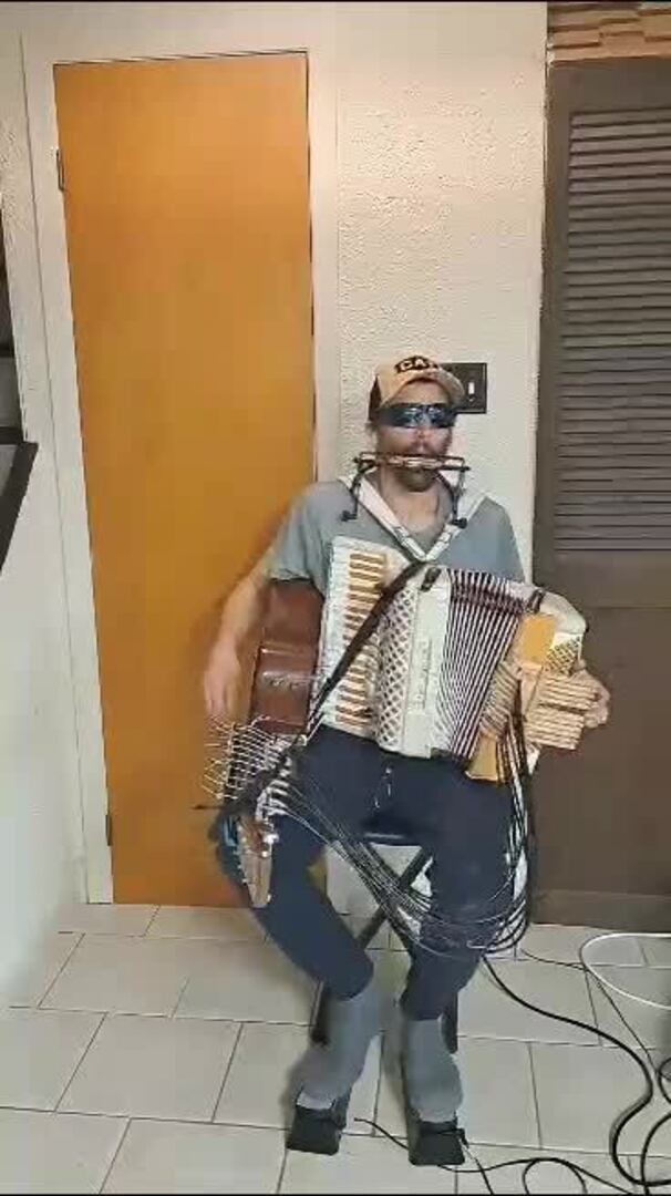 One-Person Band Plays Multiple Instruments | Jukin Licensing