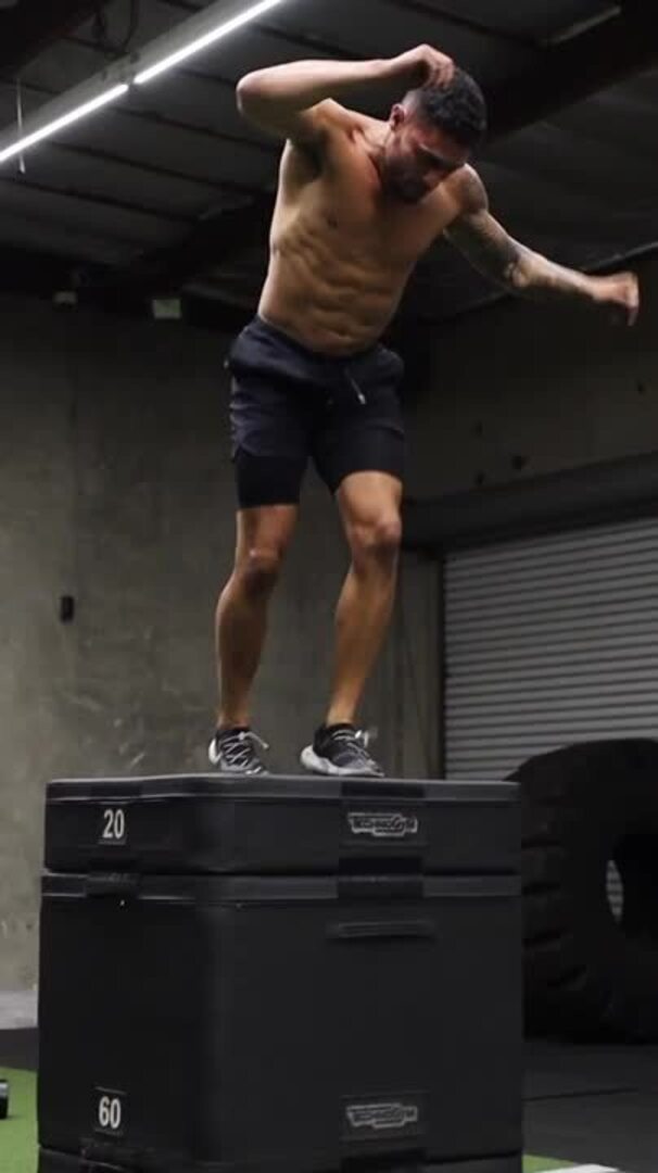 Man Demonstrates Impressive Calisthenics and Strength Training | Jukin ...