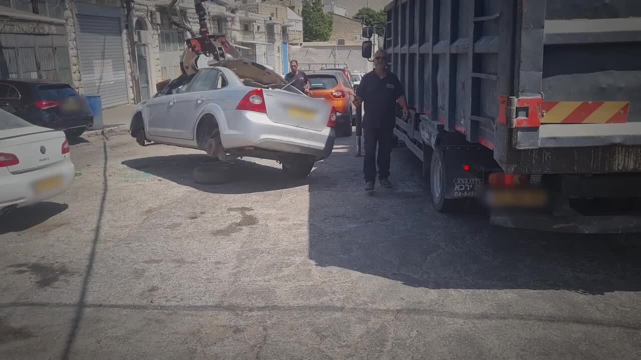 Wheelie Goes Wrong as Bike Wheel Pops Off | Jukin Licensing